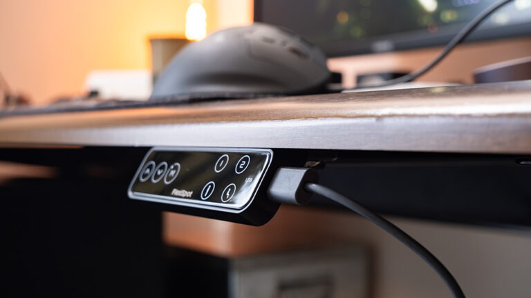 FlexiSpot E7Hをレビュー｜もうケーブルマネージメントで悩まない安定感抜群な電動昇降デスク - USEFUL TIME